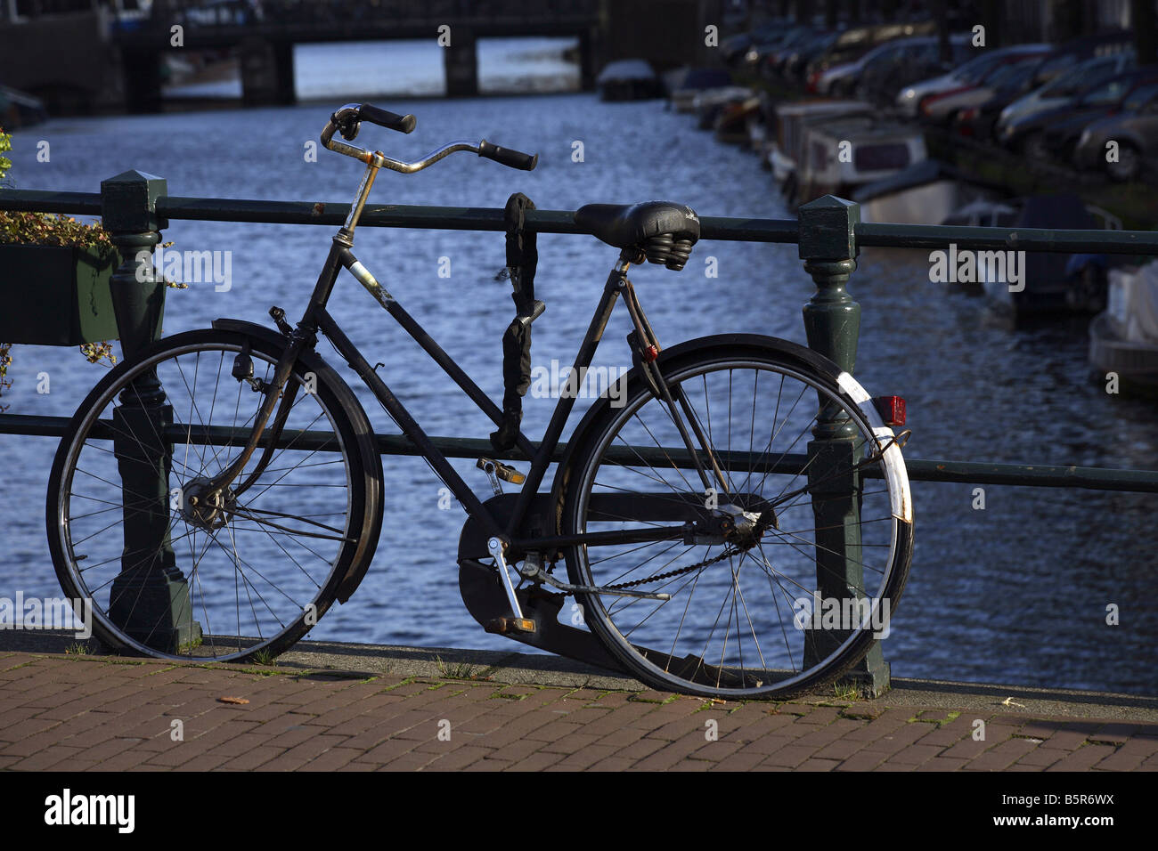 A dutch bicycle on the bridge at the Prinsengracht in Amsterdam Stock ...