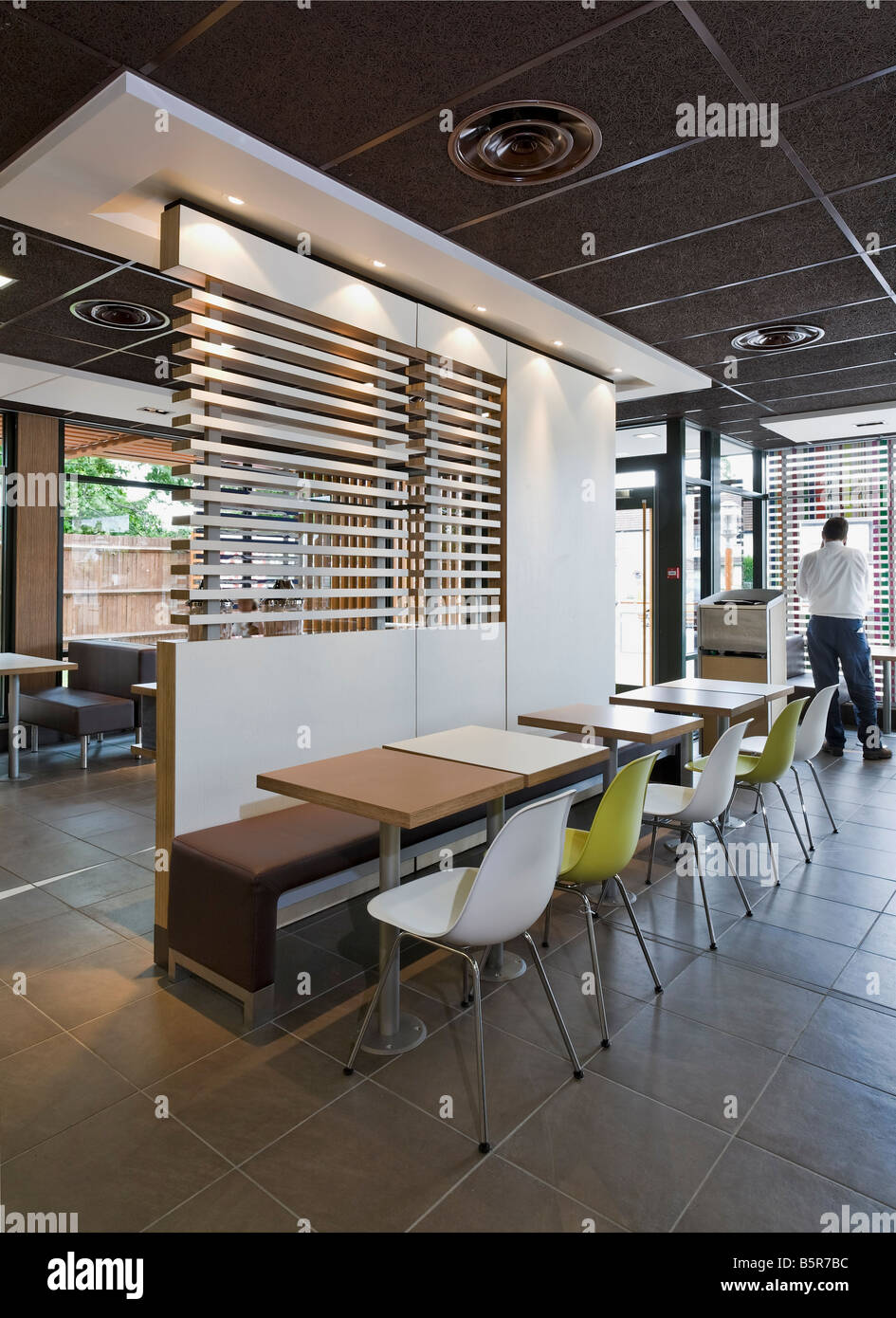 Mcdonalds restaurant interior hi-res stock photography and images - Alamy