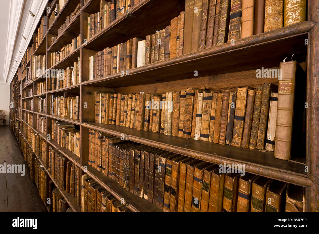 Medieval library hi-res stock photography and images - Alamy