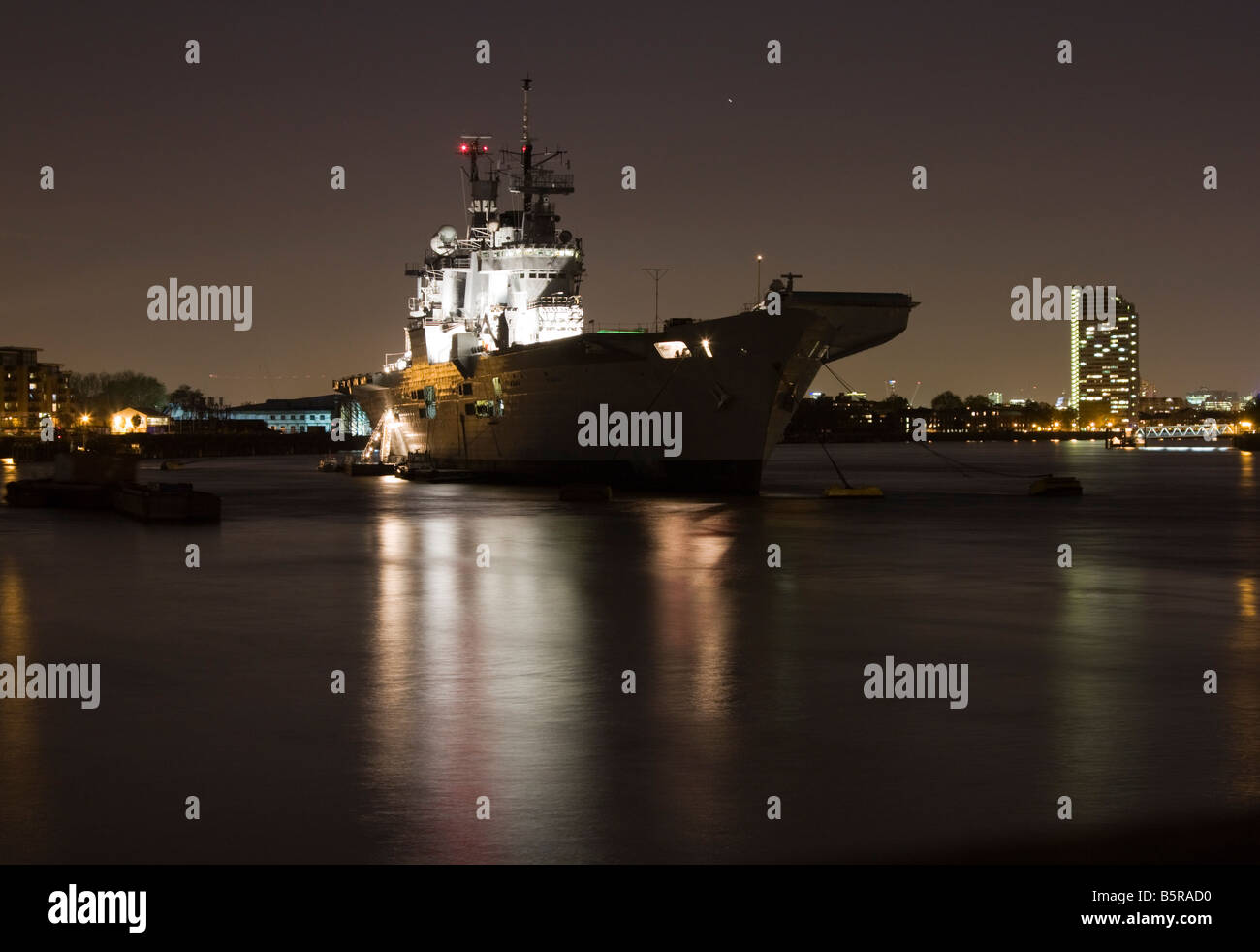 Aircraft carrier hms invincible hi-res stock photography and images - Alamy