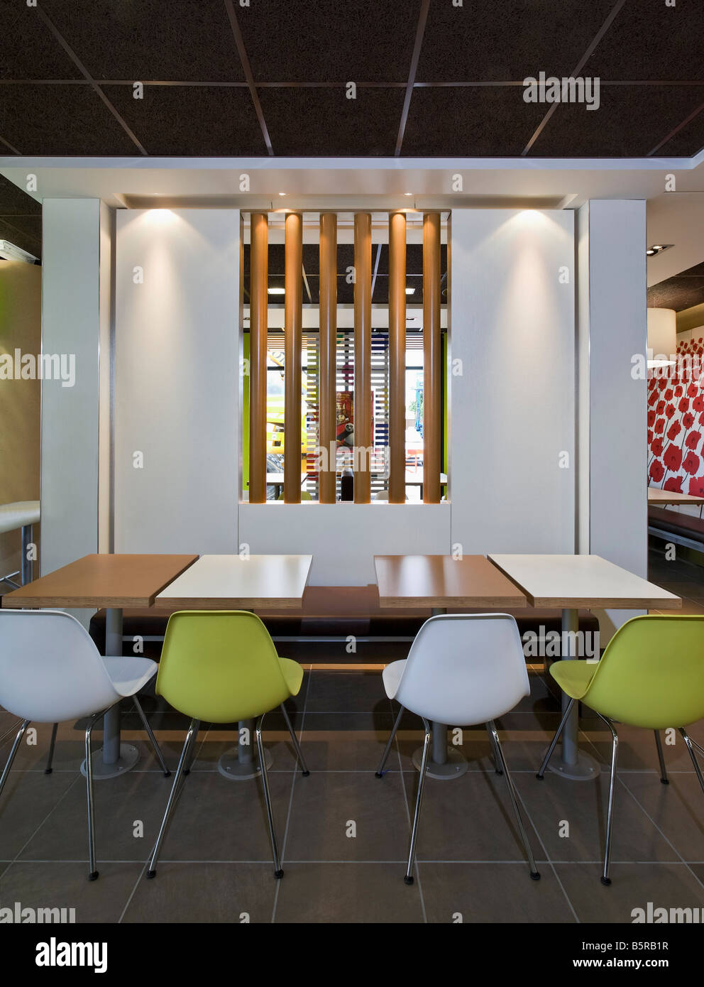 Mcdonalds restaurant interior hi-res stock photography and images - Alamy