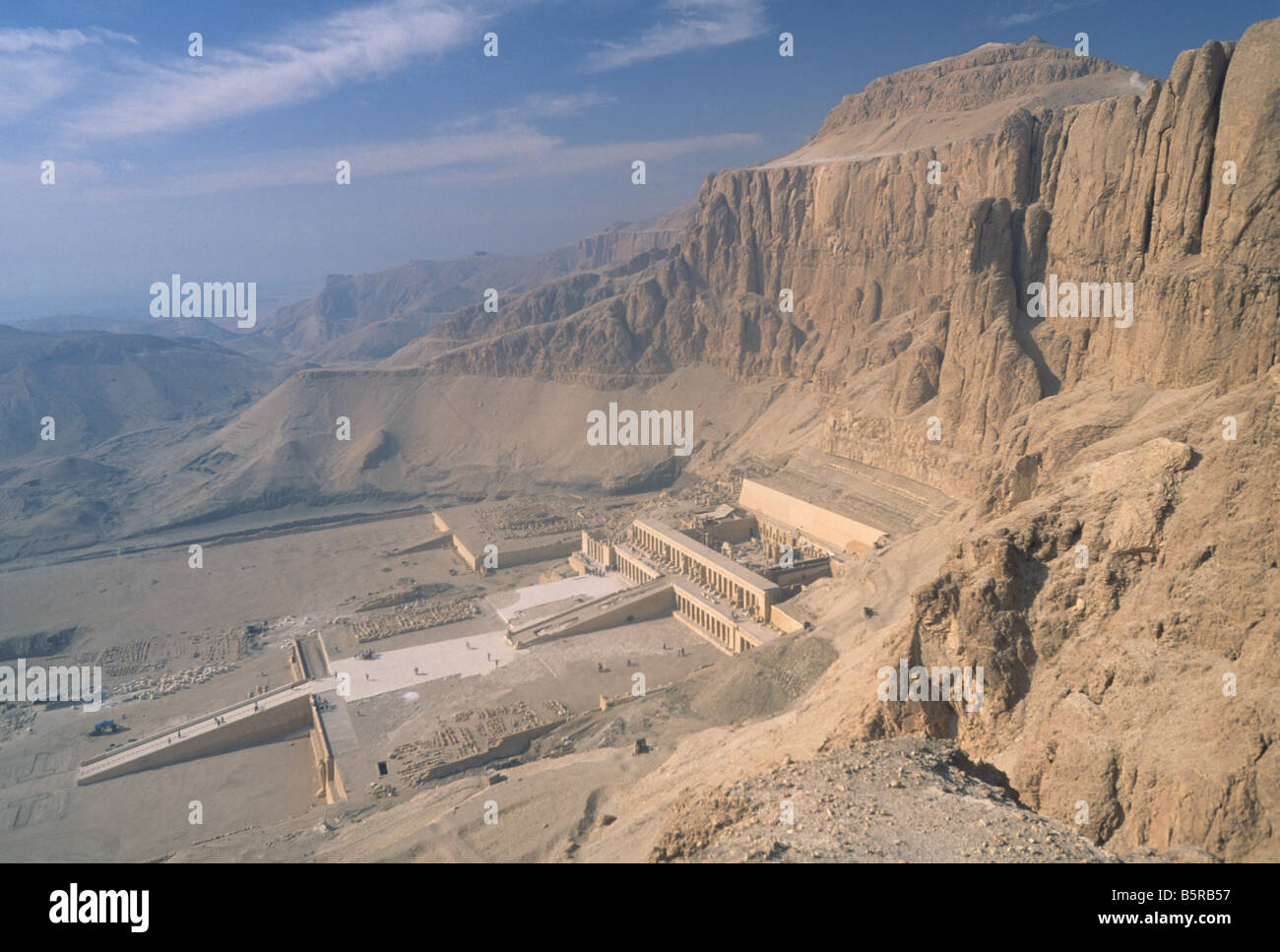 Elk157 3034 Egypt Luxor Thebes Deir al Bahri Temple of Hatshepsut 15th c BC Stock Photo - Alamy