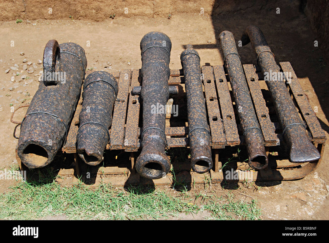 Ancient weapons hi-res stock photography and images - Alamy