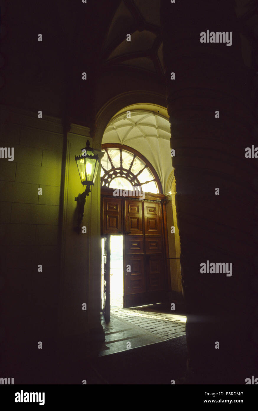 Spooky castle gate hi-res stock photography and images - Alamy