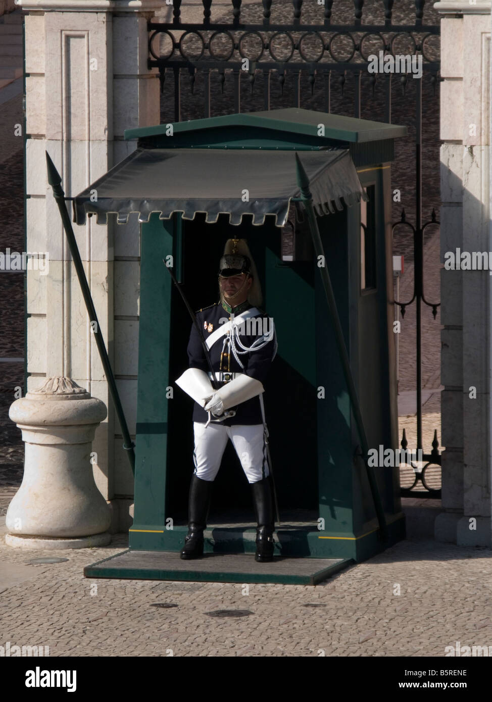 Guard in the sentry box outside the Palacio de Belem, official ...