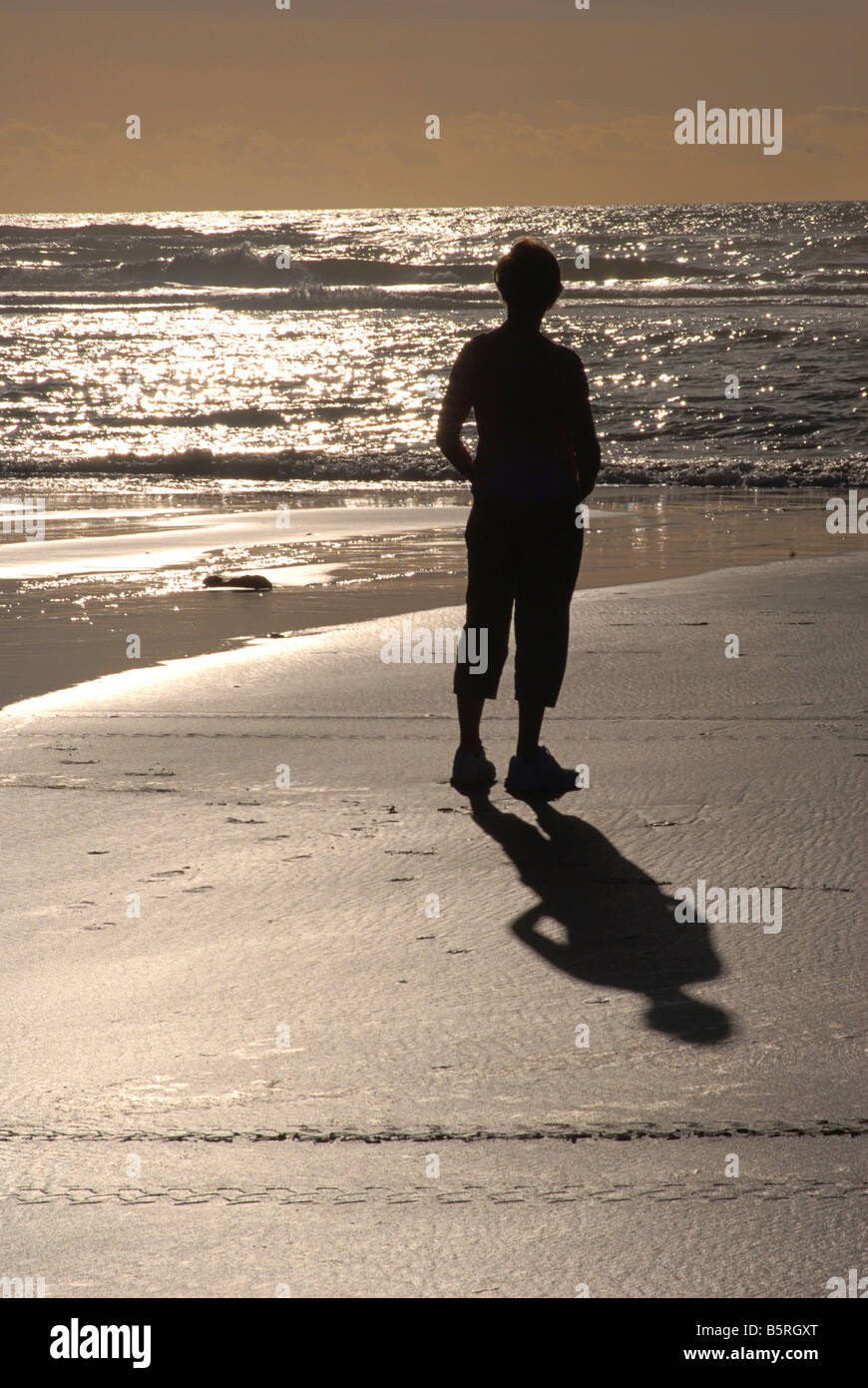 Woman and the sea and new zealand hi-res stock photography and images ...