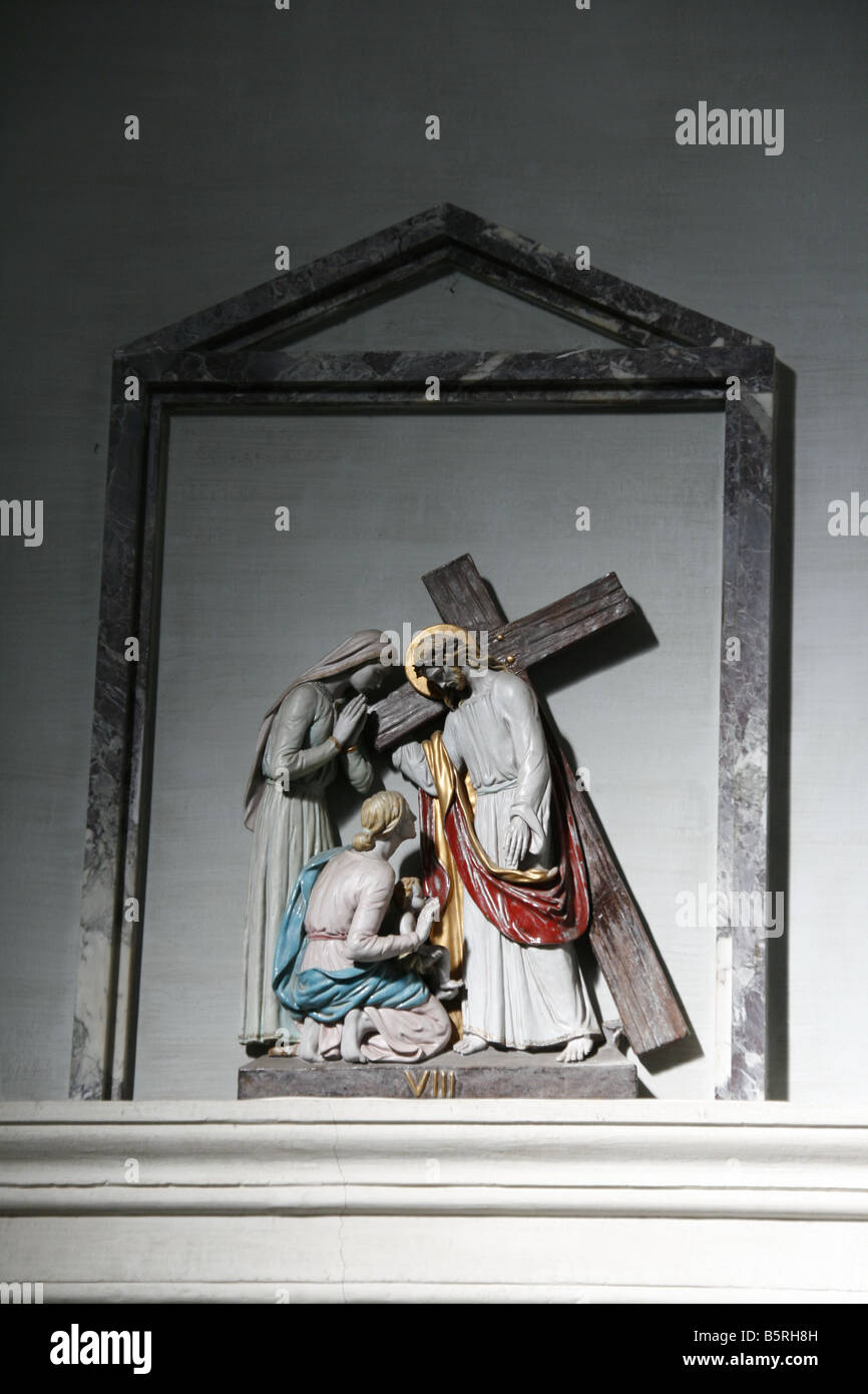 Jesus holding cross statue sculpture hi-res stock photography and ...