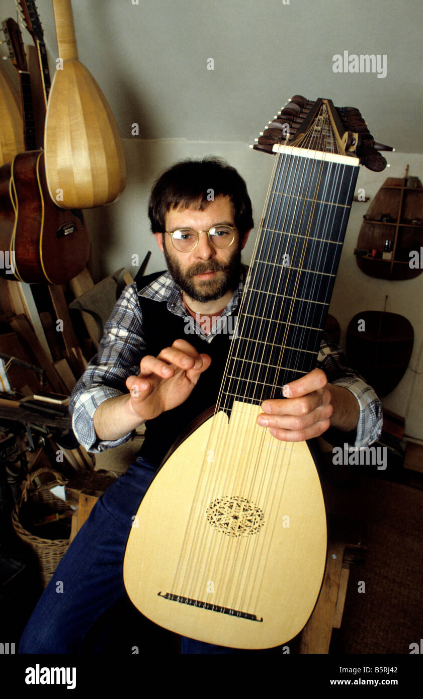 Lute maker hi-res stock photography and images - Alamy
