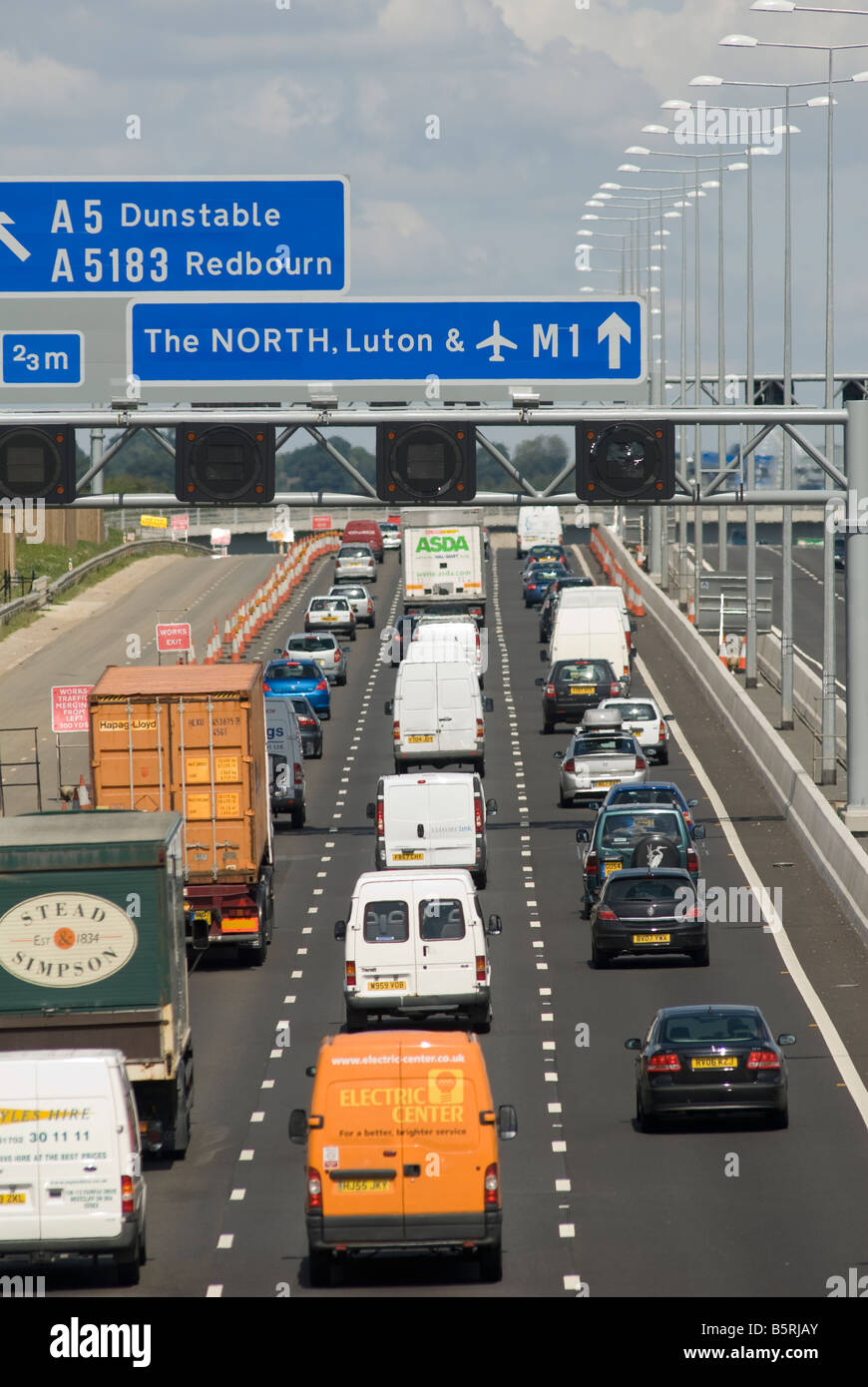 Queues of traffic hi-res stock photography and images - Alamy