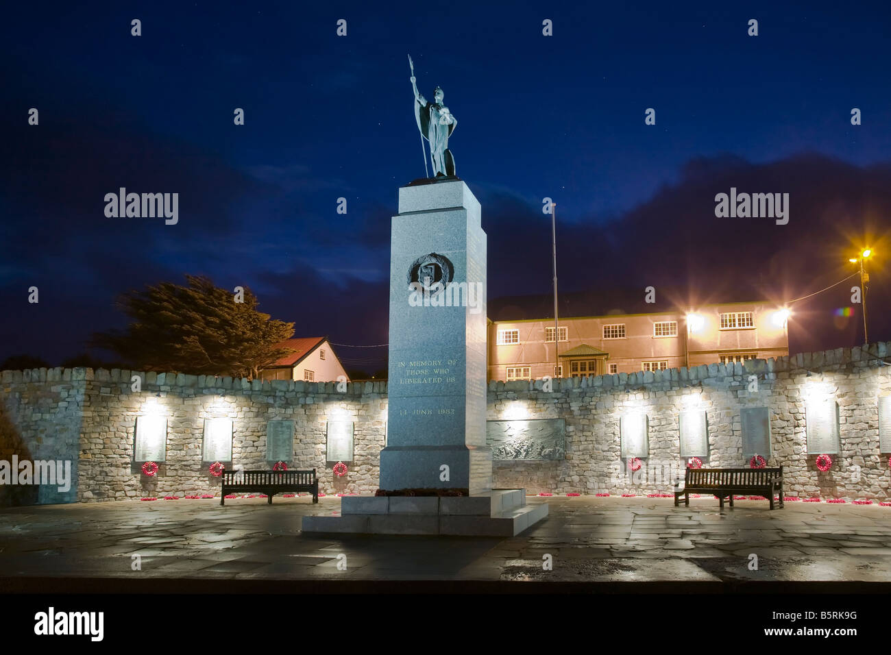 Falklands battle monument hi-res stock photography and images - Alamy