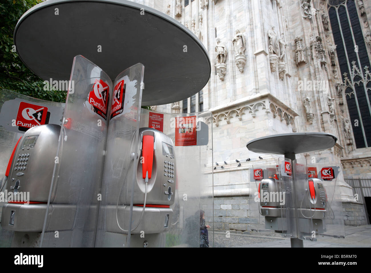 Payphone italy hi-res stock photography and images - Alamy