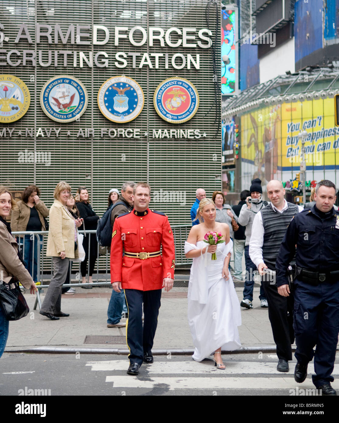 American military wedding hi-res stock photography and images - Alamy