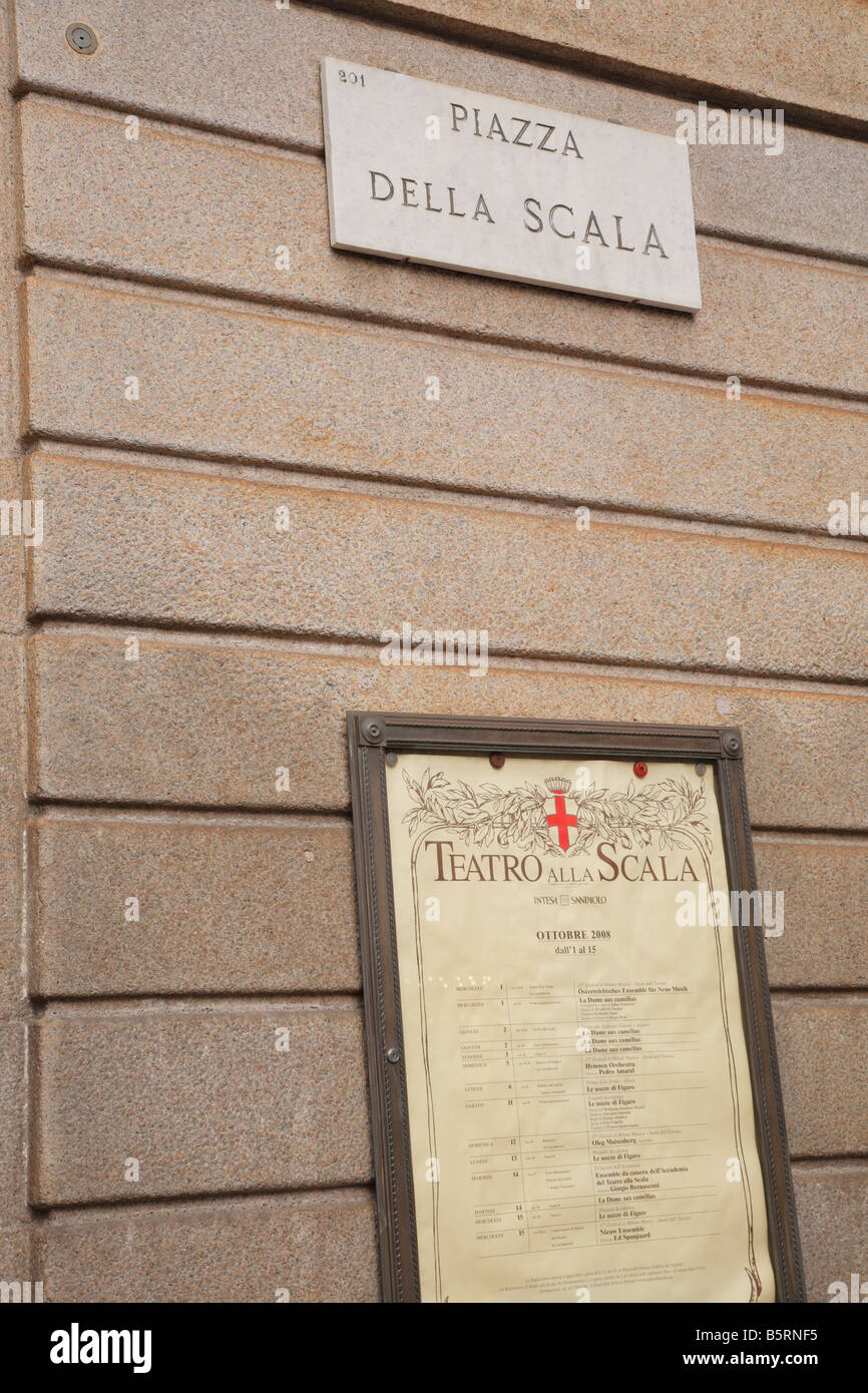 Piazza della Scala, Opera house, Milan, Italy Stock Photo - Alamy
