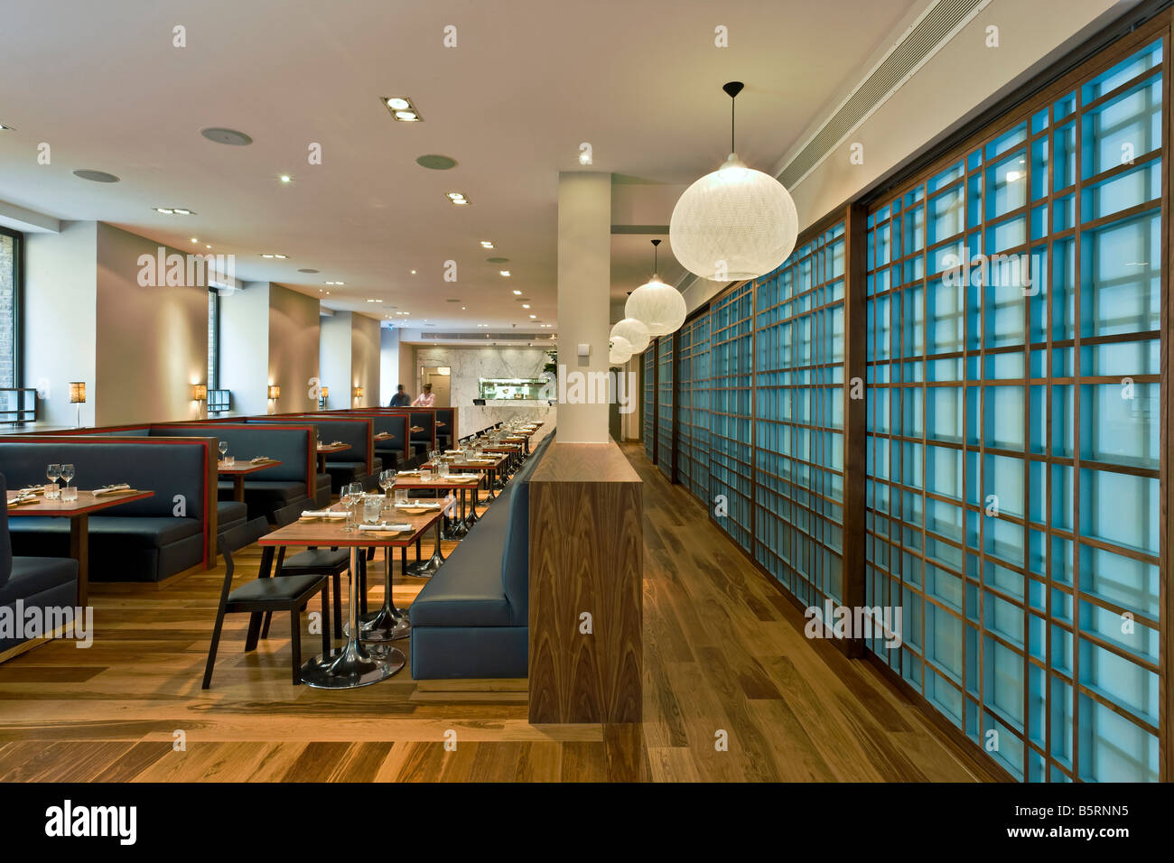 Restaurant seating interior hi-res stock photography and images - Alamy
