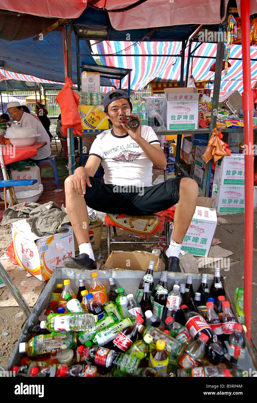 Lhasa market vendor hi-res stock photography and images - Alamy