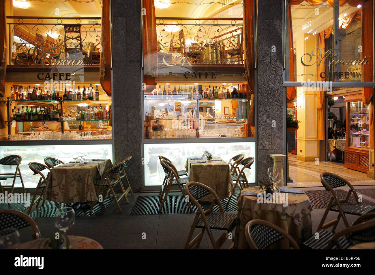 Milan evening meal hi-res stock photography and images - Alamy