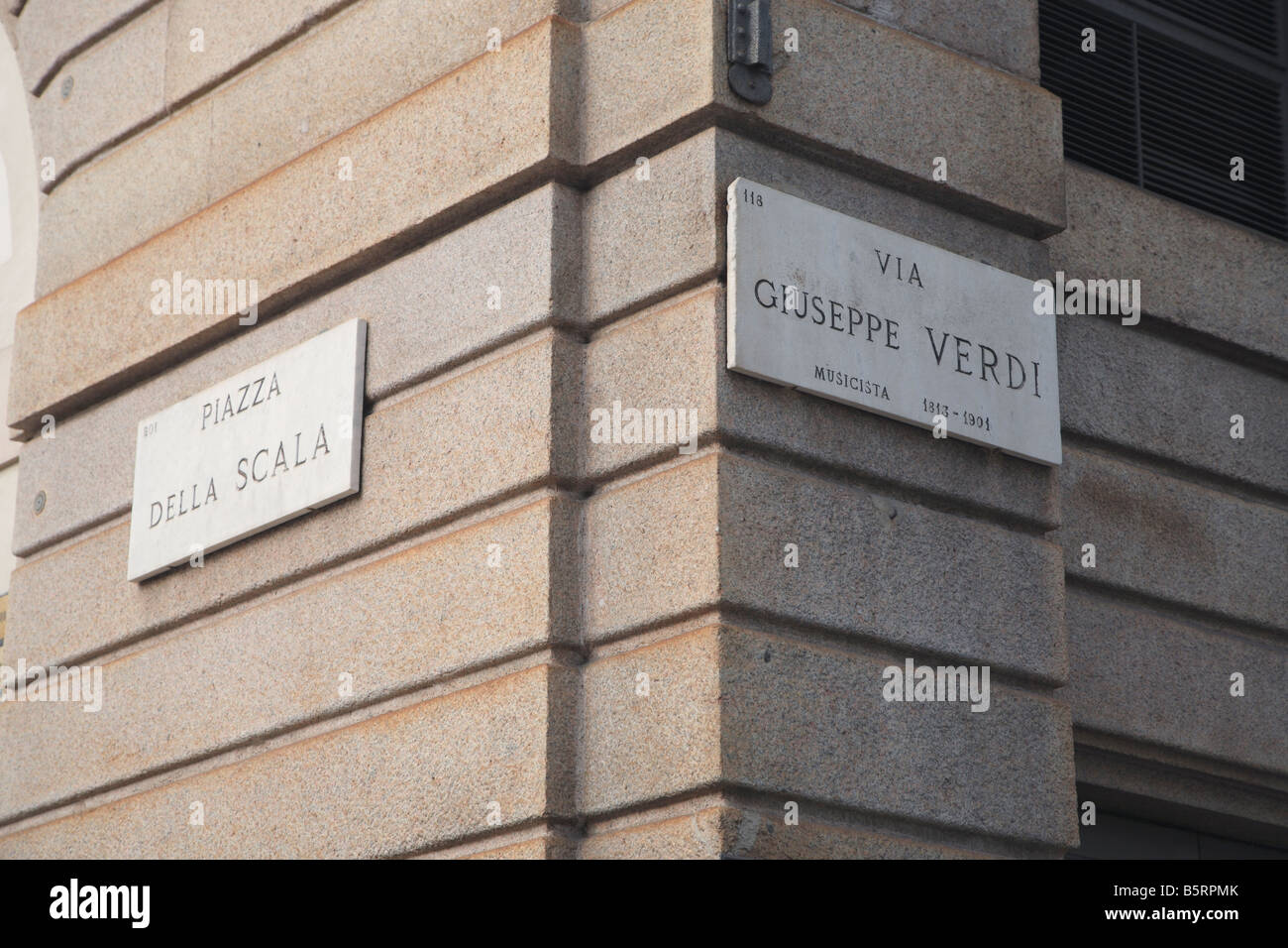 Piazza della Scala, Opera house, Milan, Italy Stock Photo - Alamy
