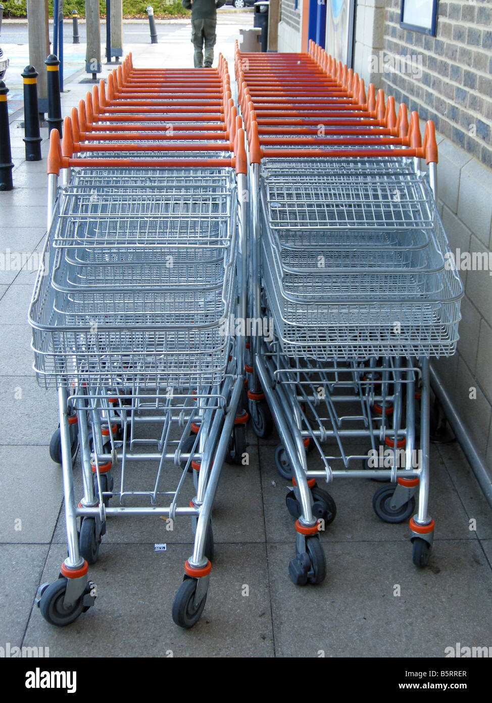 Grocery shopping trolly uk hi-res stock photography and images - Alamy