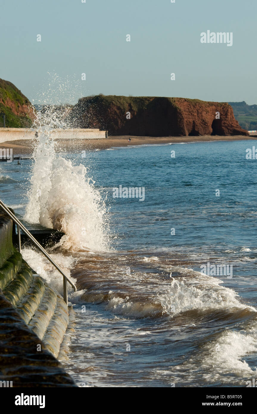 Rock wall sea defence hi-res stock photography and images - Alamy