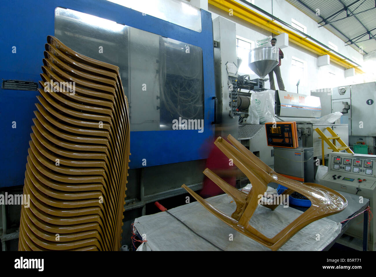 Plastic furnitures hi-res stock photography and images - Alamy