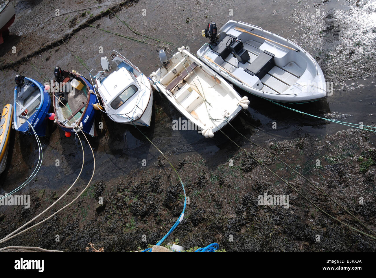 Boat stuck at low tide hi-res stock photography and images - Alamy