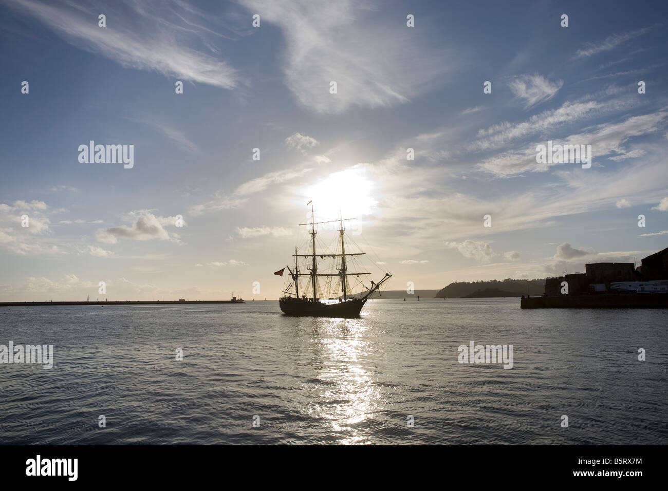 Three masted ship square rig hi-res stock photography and images - Alamy