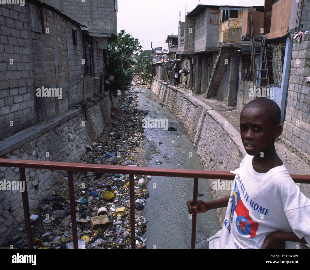 Inner city slums hi-res stock photography and images - Alamy
