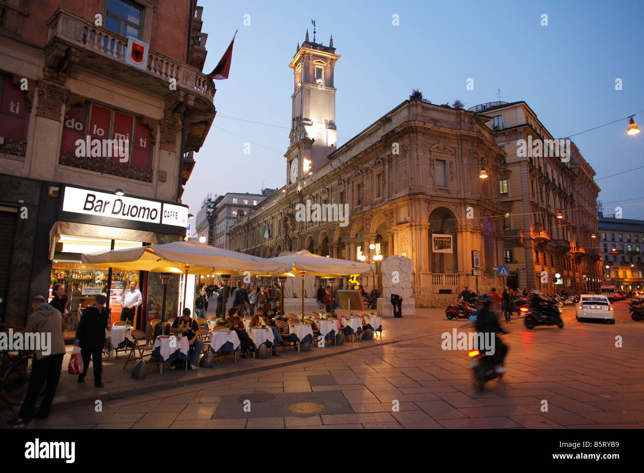 Milan evening meal hi-res stock photography and images - Alamy