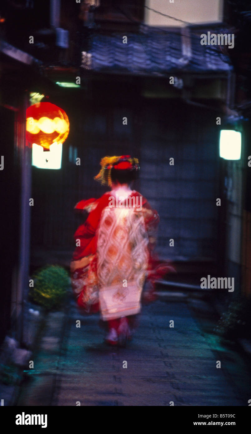 Geisha on street hi-res stock photography and images - Alamy