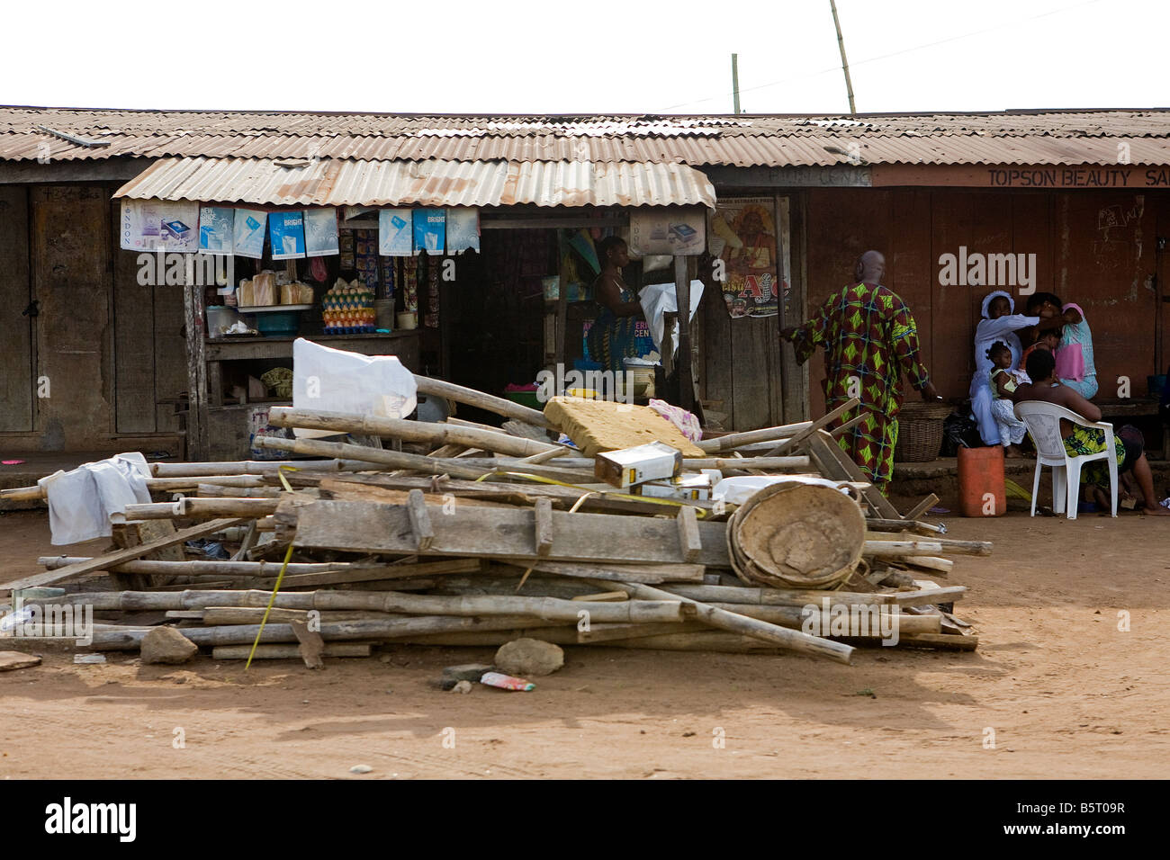 Shady shack hi-res stock photography and images - Alamy