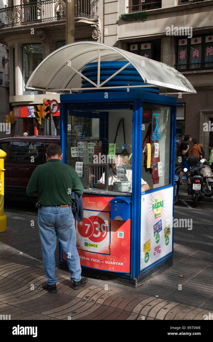 Lottery booth on La Rambla at Barcelona Stock Photo - Alamy