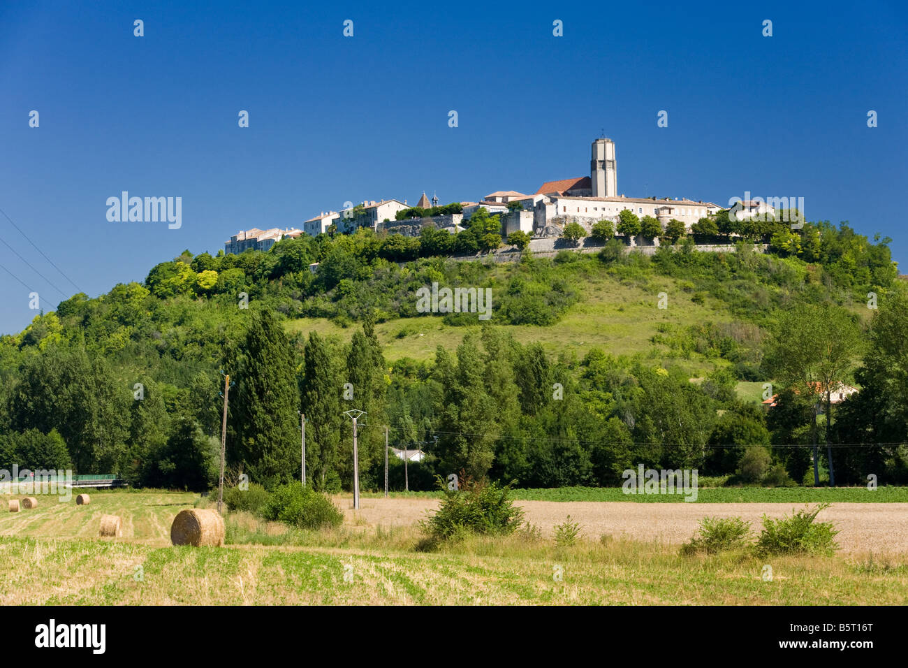 Bastide town hilltop france hi-res stock photography and images - Alamy