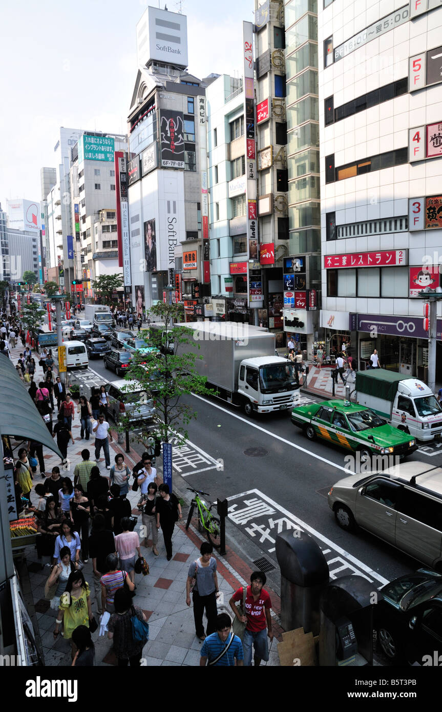Shibuya shopping district, tokyo, japan hi-res stock photography and ...