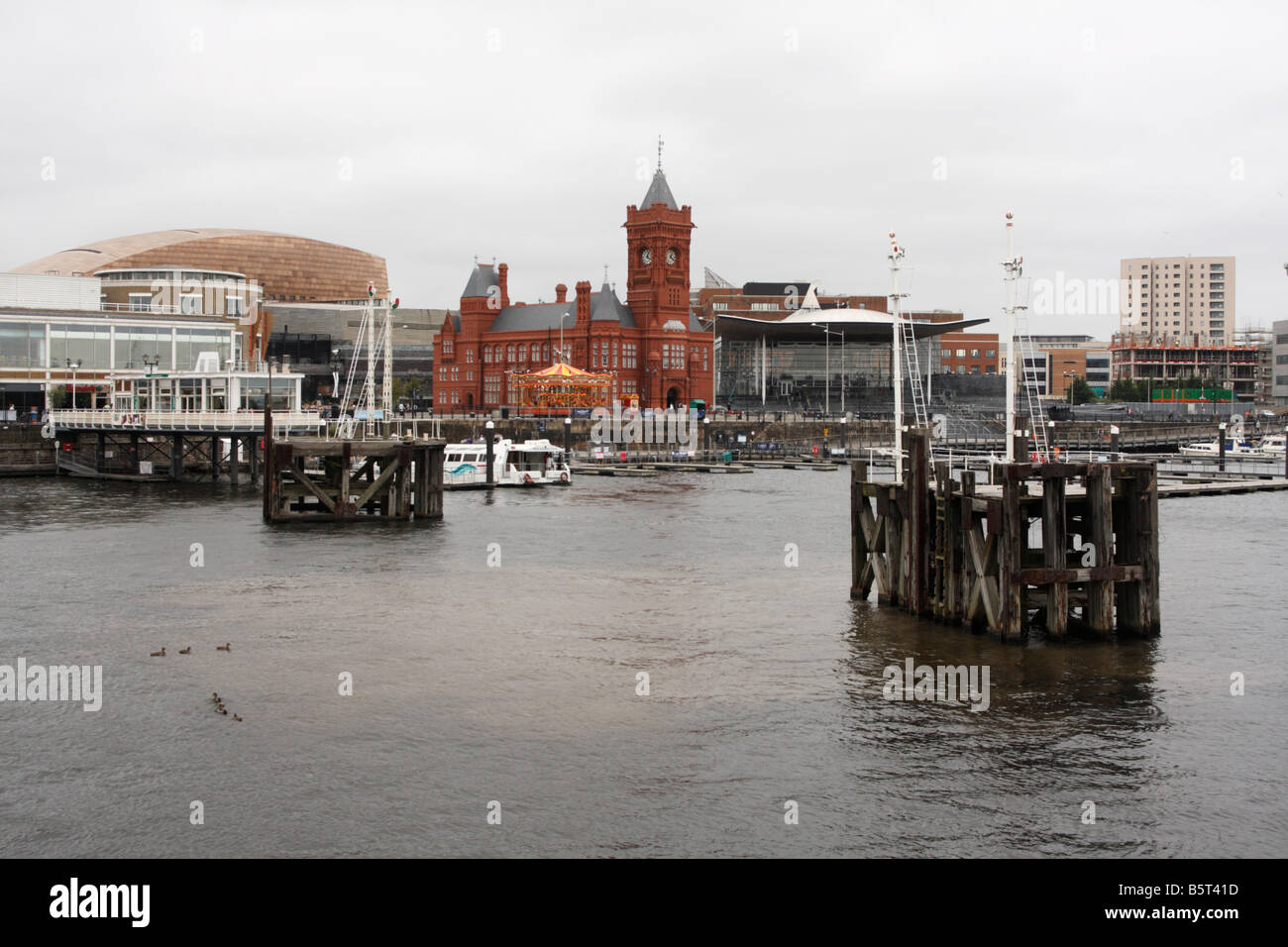 Cardiff bay cardiff south wales hi-res stock photography and images - Alamy