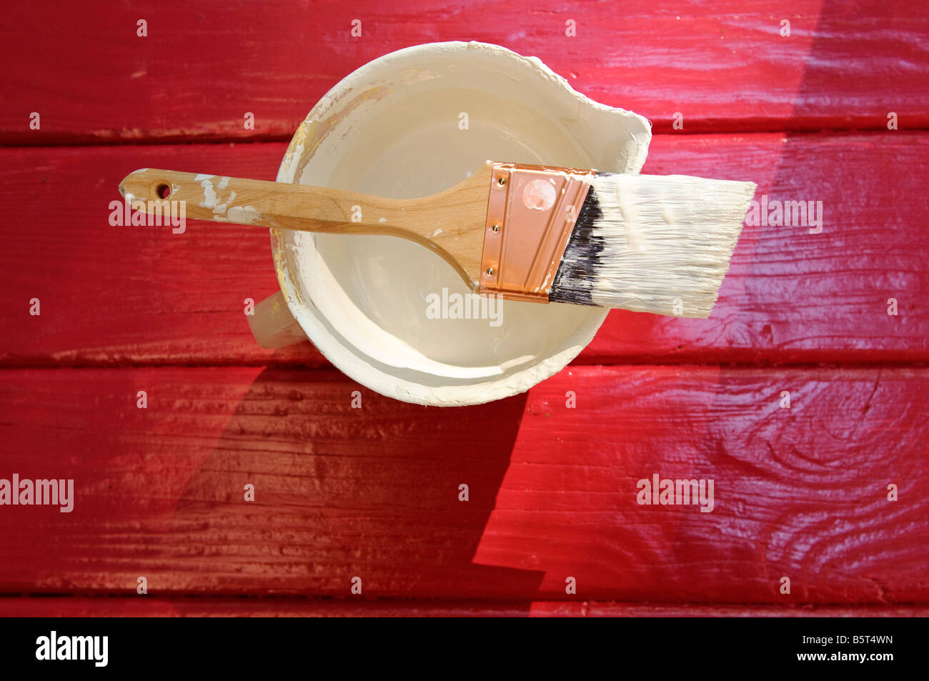 White paint pail fresh red hi-res stock photography and images - Alamy