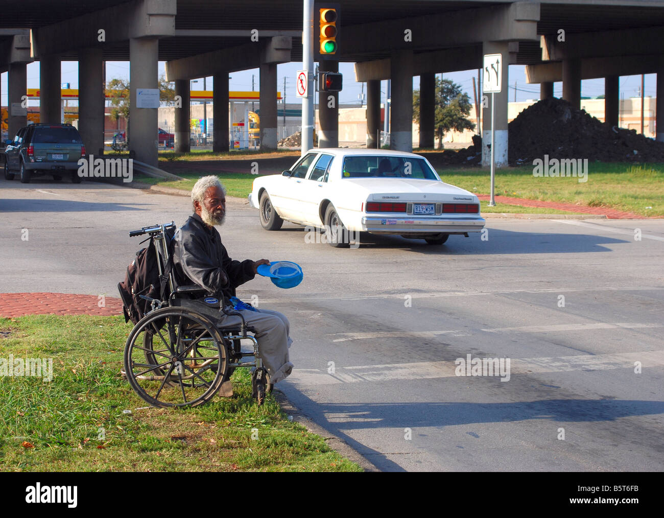 No legs wheelchair hi-res stock photography and images - Alamy