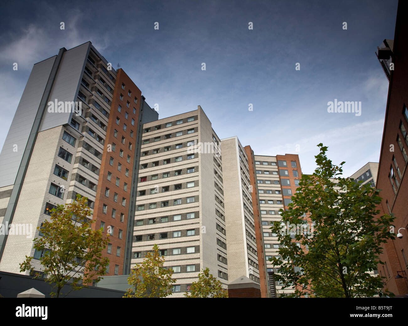 Leeds high rise flats hi-res stock photography and images - Alamy