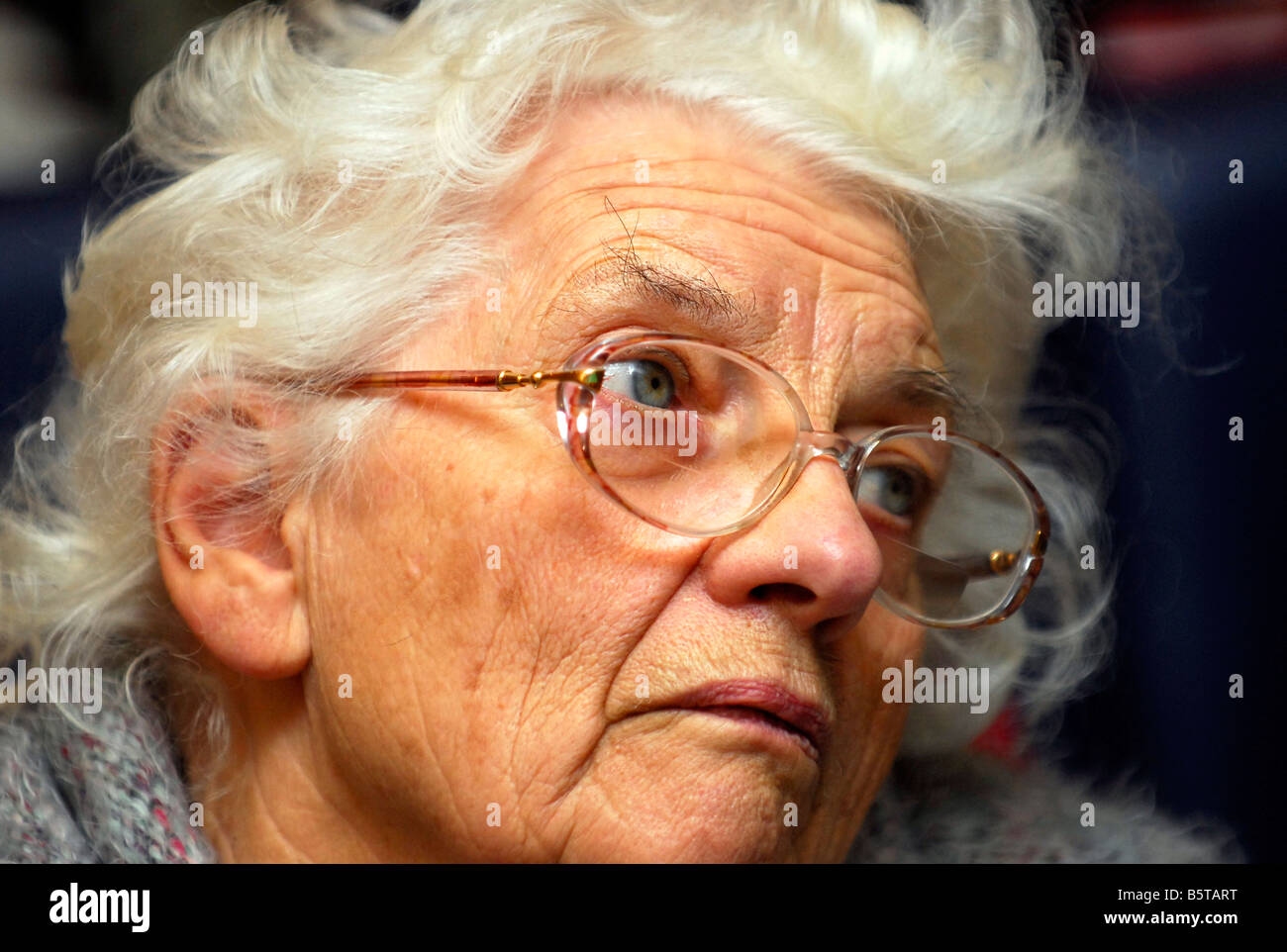 Elderly oap hi-res stock photography and images - Alamy