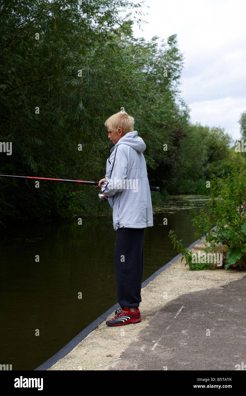 Boy fishing uk river hi-res stock photography and images - Alamy