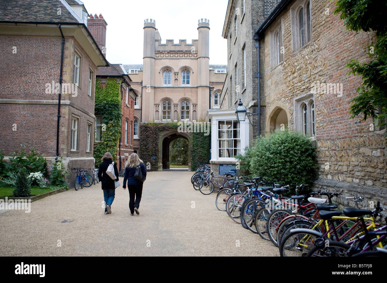 Students Entering A College In Cambridge UK Europe Stock Photo - Alamy