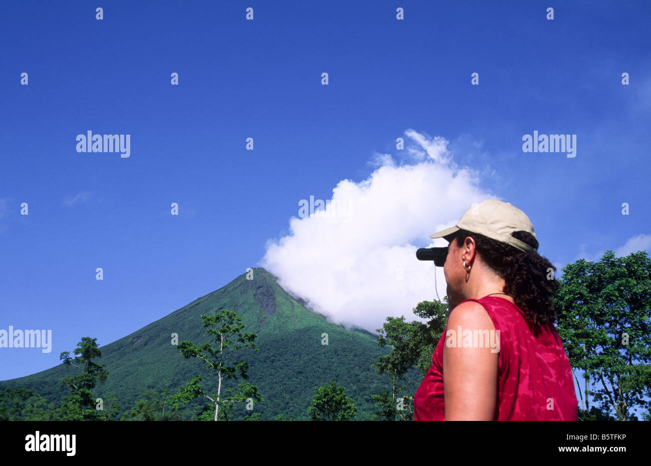 Volcanic eruption volcano arenal hi-res stock photography and images ...