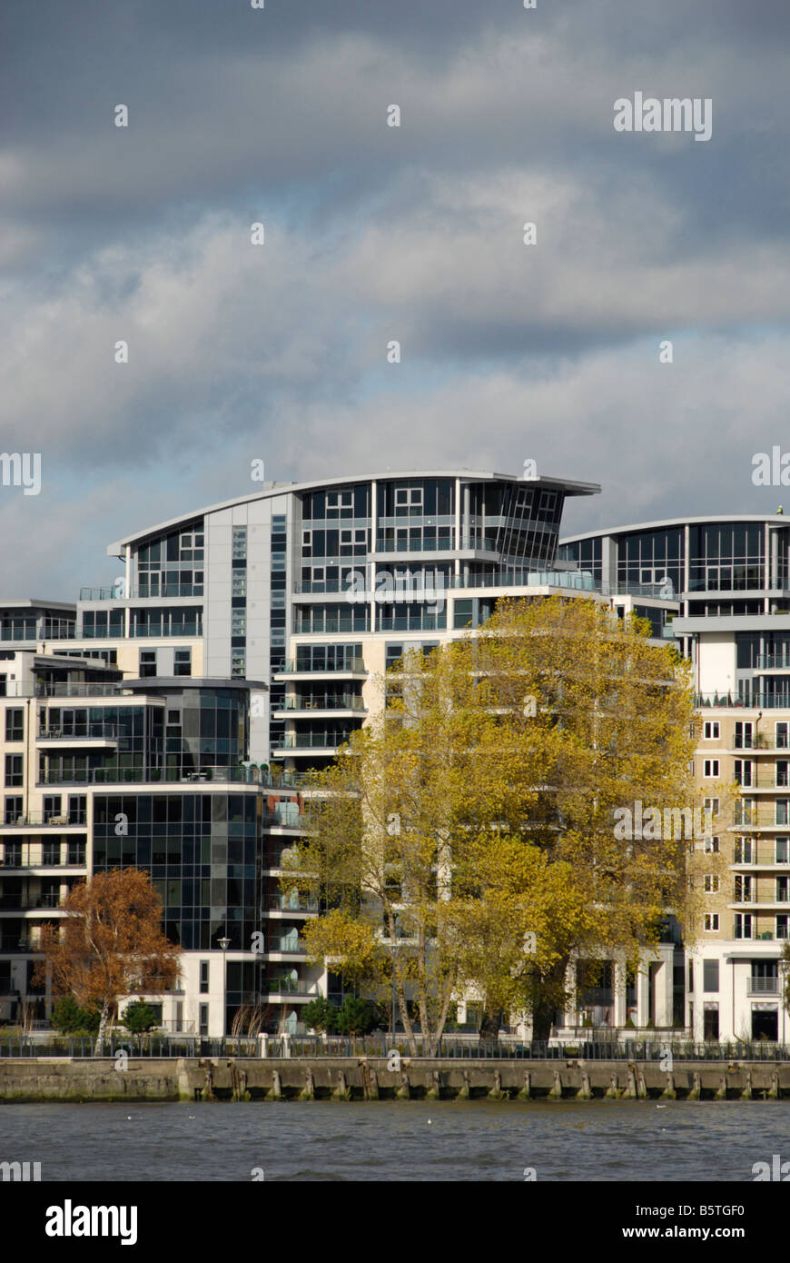 Imperial wharf london hi-res stock photography and images - Alamy