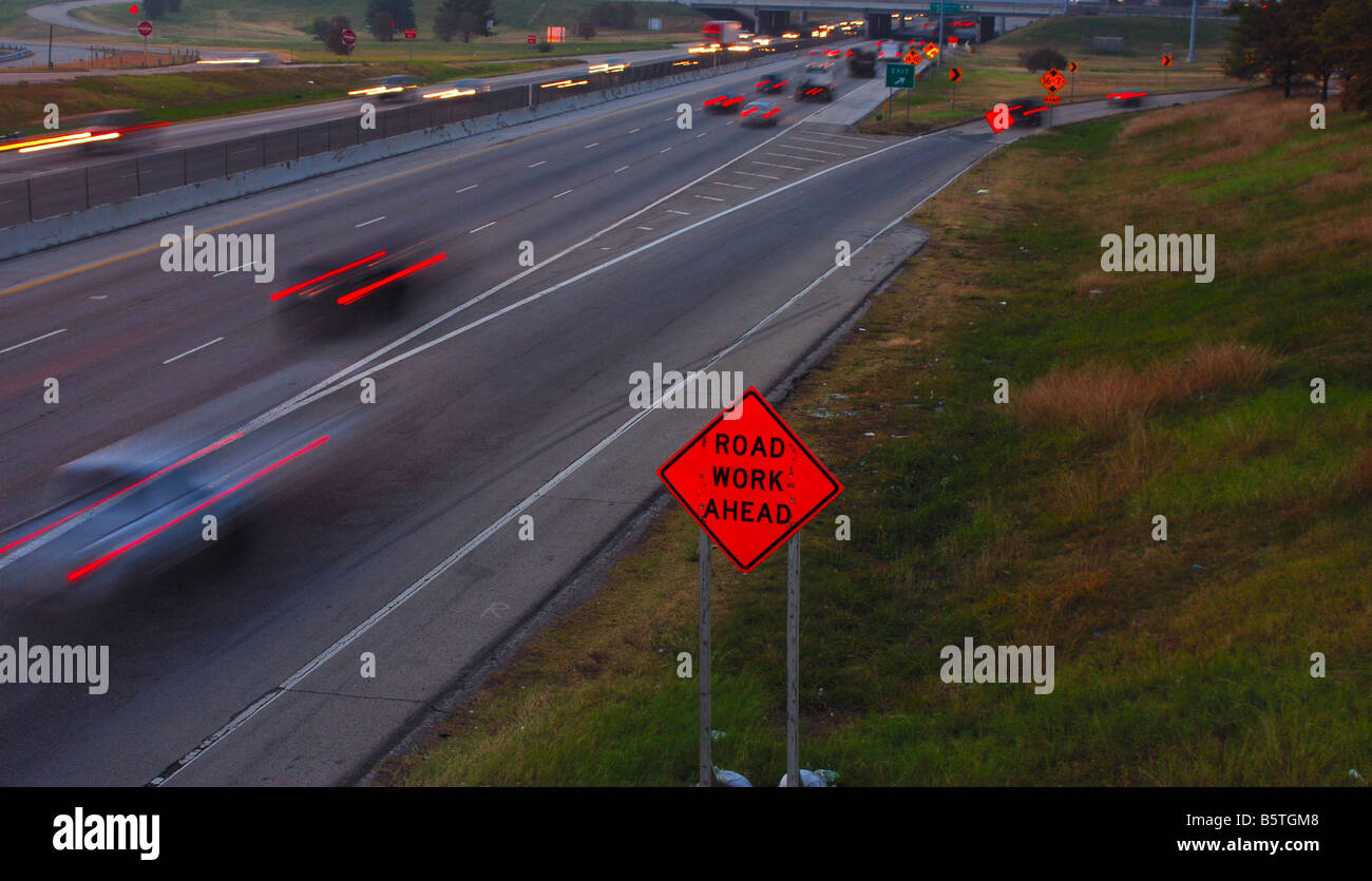 Highway construction sign hi-res stock photography and images - Alamy