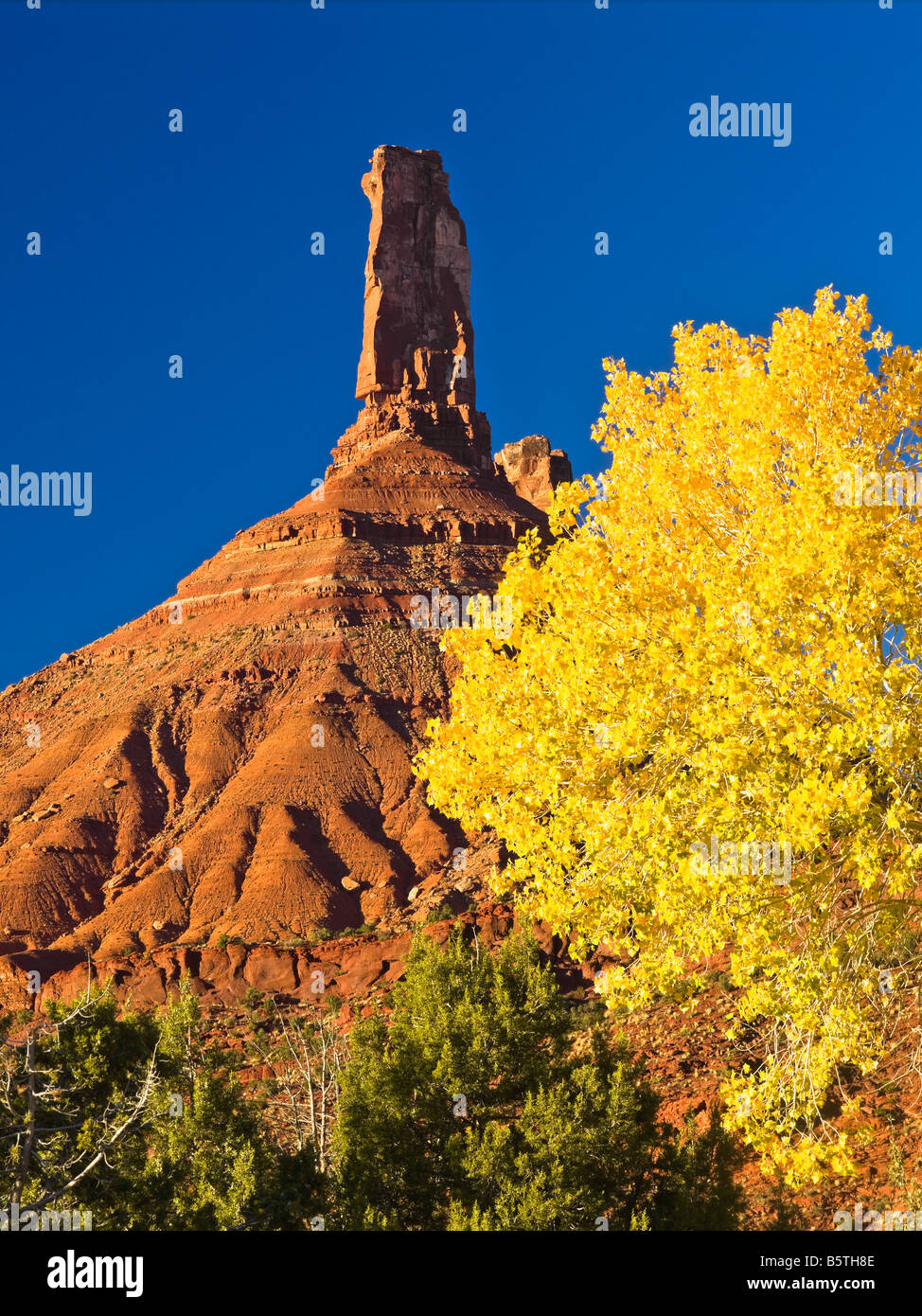 Castle valley hi-res stock photography and images - Alamy