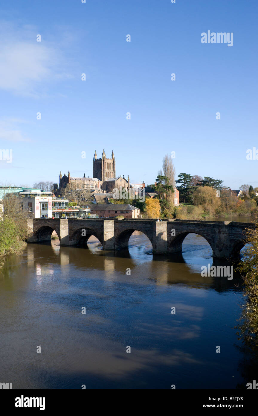 Old english cathedral hi-res stock photography and images - Alamy