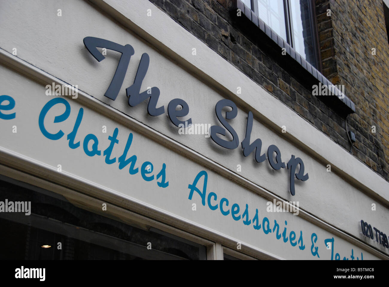 Sign shops hi-res stock photography and images - Alamy