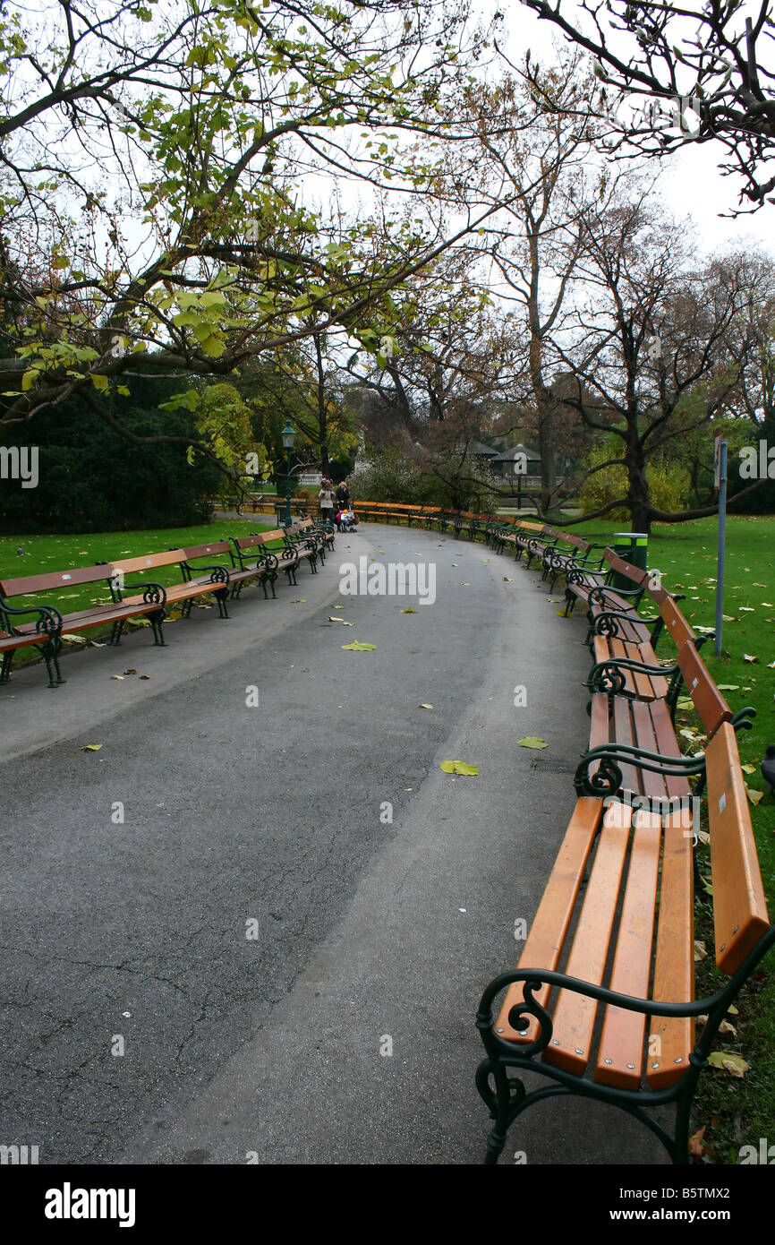 vienna city park benches green grass landmark Stock Photo - Alamy