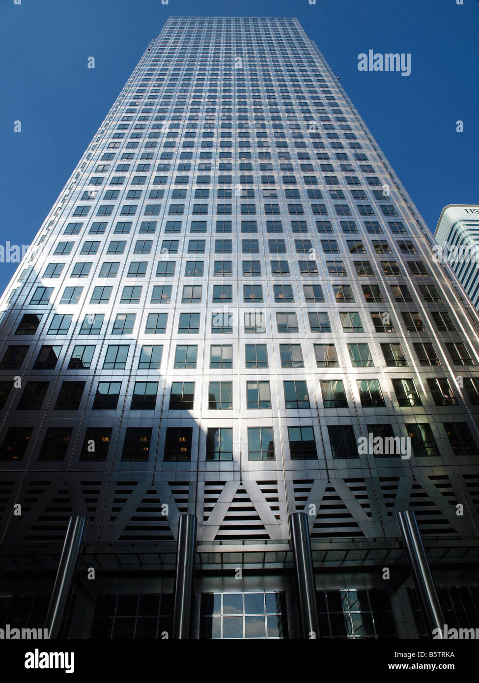1 canada square building london hi-res stock photography and images - Alamy