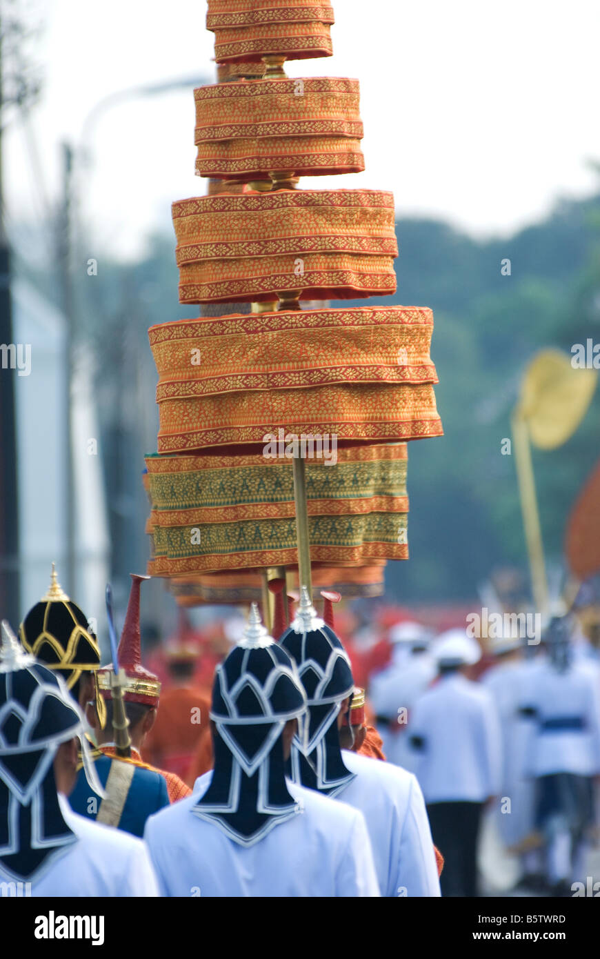 Five Tiered Gold embroidered Umbrellas carried by soldiers in ...