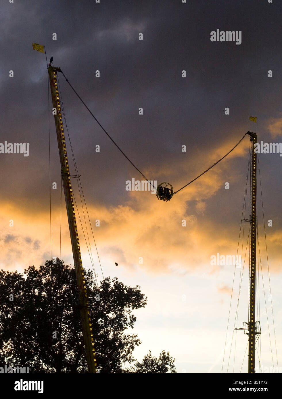 Scary rides hi-res stock photography and images - Alamy